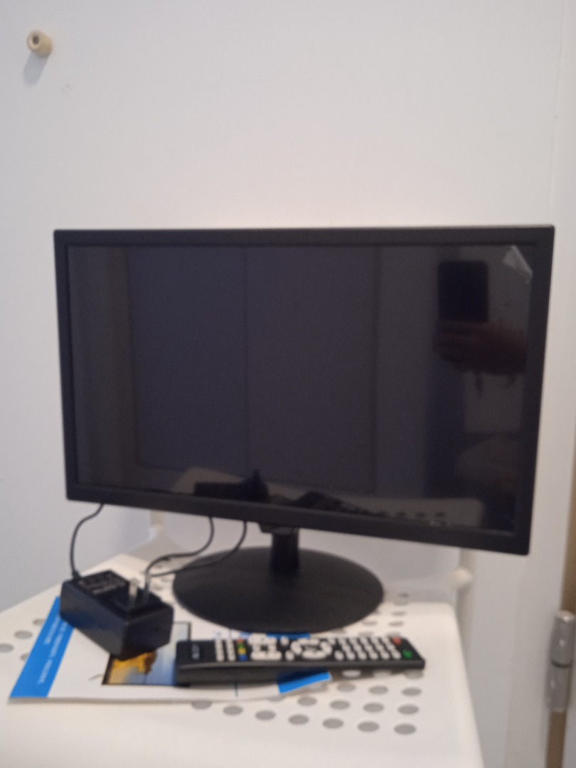 17 inch TV, TV & Home Appliances, TV & Entertainment, TV on Carousell