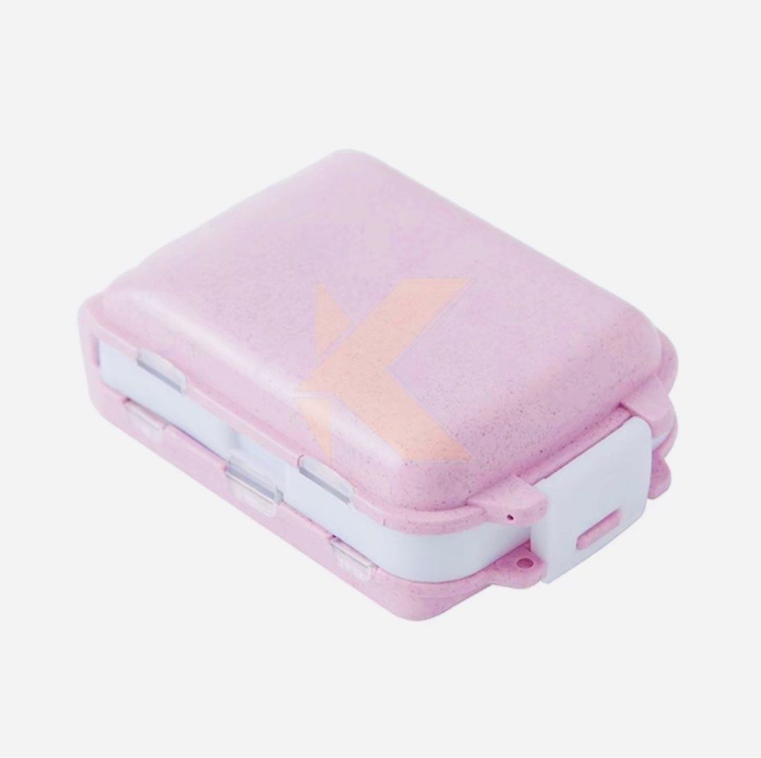 Box pin tudung pink, Everything Else, Others on Carousell