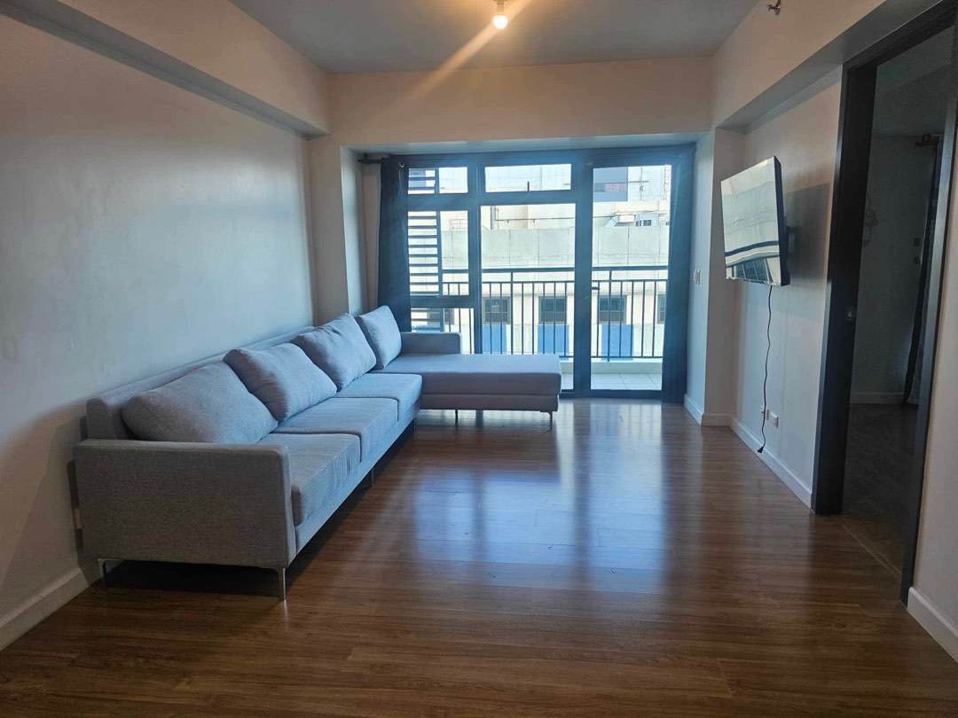Circuit Makati, Solstice Tower, 1 BR (69sqr) with balcony, Property ...