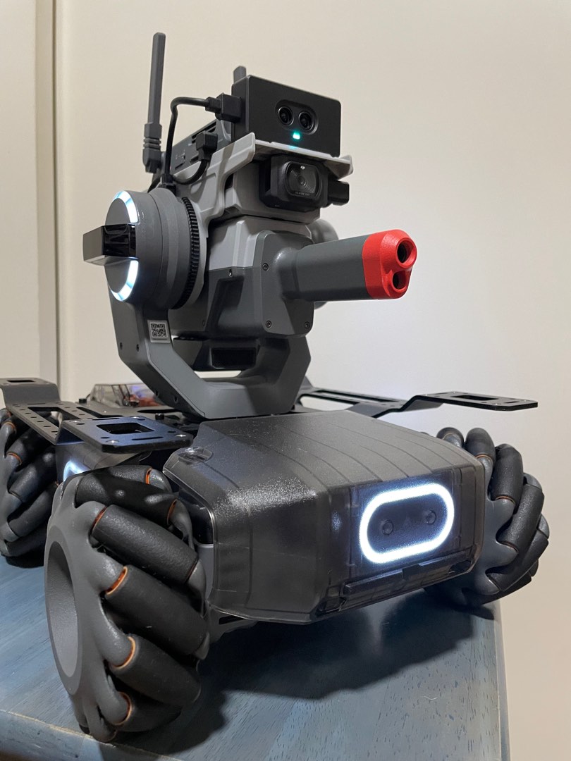 DJI Robomaster EP demo set with robotic arm and cannon, Hobbies & Toys ...