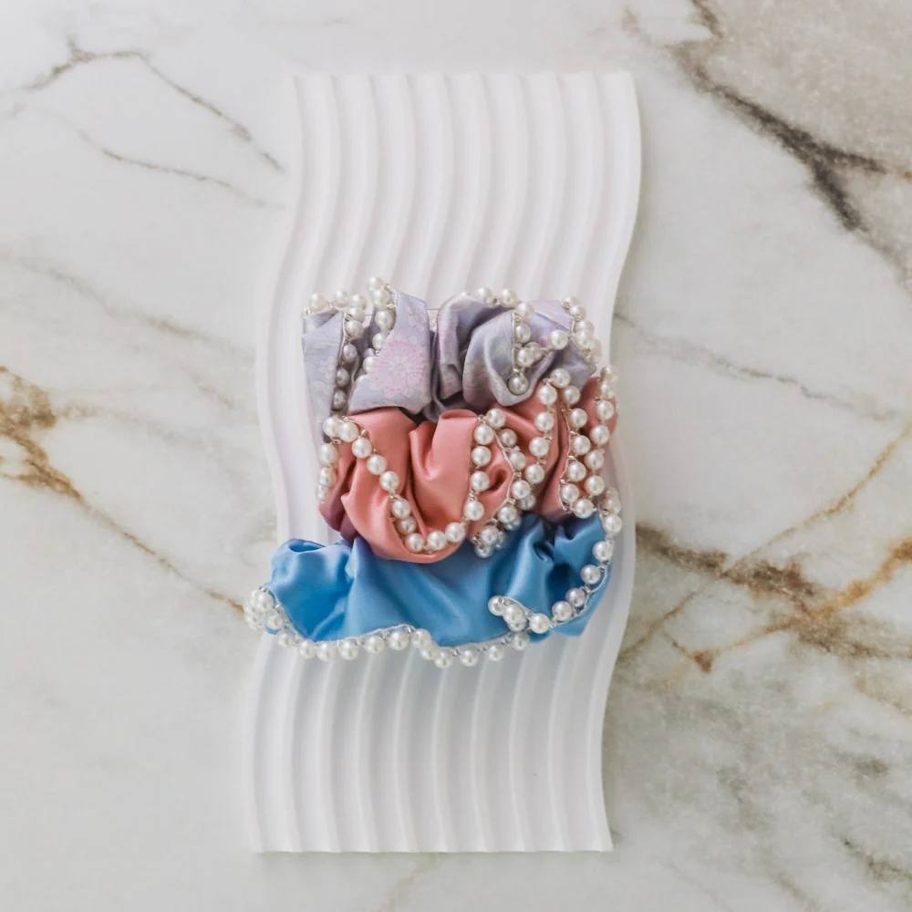 Fayre Brand New Arissa Classic Pearl Trio, Women's Fashion, Watches ...