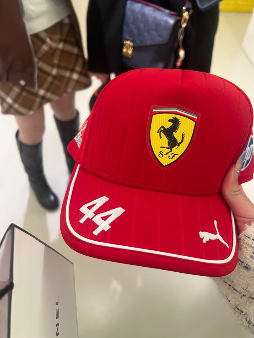 Ferrari Cap F1 Formula One Lewis Hamilton 2025, Fesyen Pria, Aksesoris ...