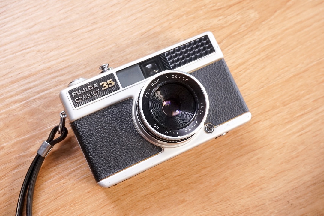 Fujica Compact 35 manual zone focusing film camera, Photography ...