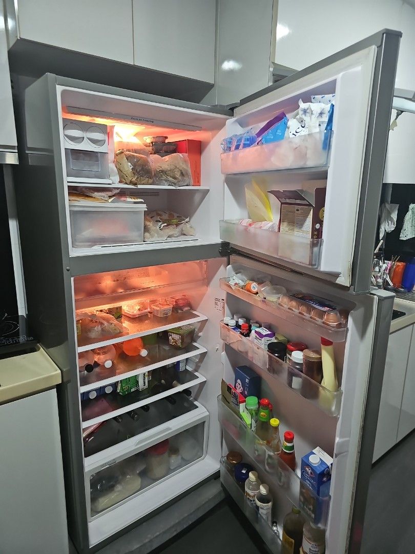 Hitachi Fridge, Garage Sale on Carousell