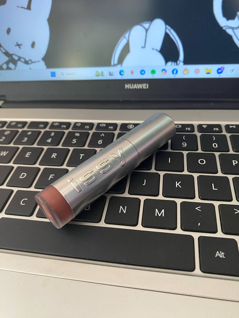 Issy Mousse Lip Tint, Beauty & Personal Care, Face, Makeup on Carousell