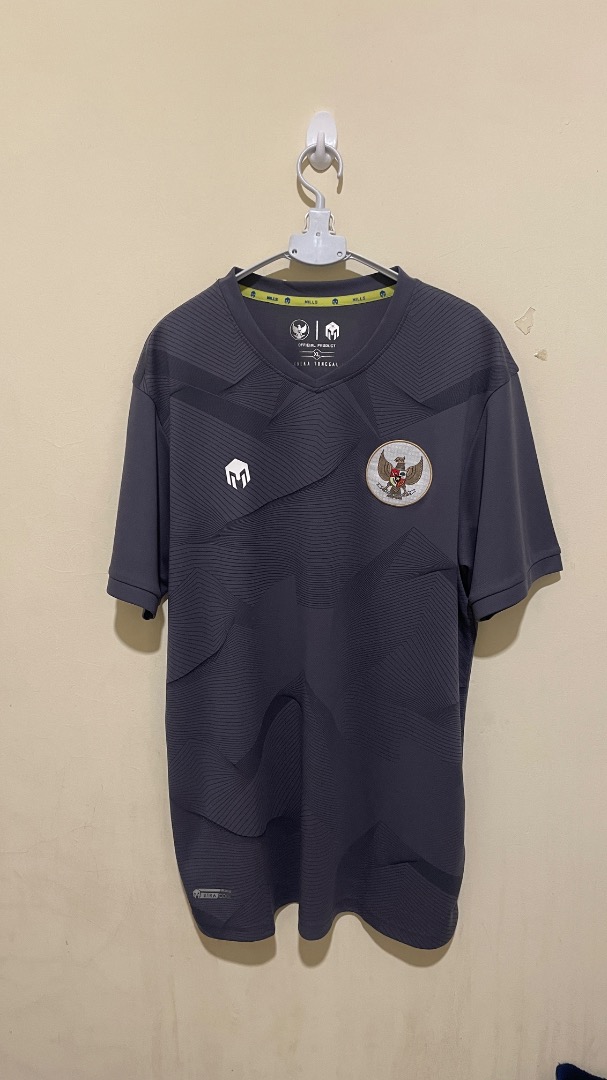 Jersey Training Timnas Indonesia, Fesyen Pria, Pakaian , Baju Luaran di ...