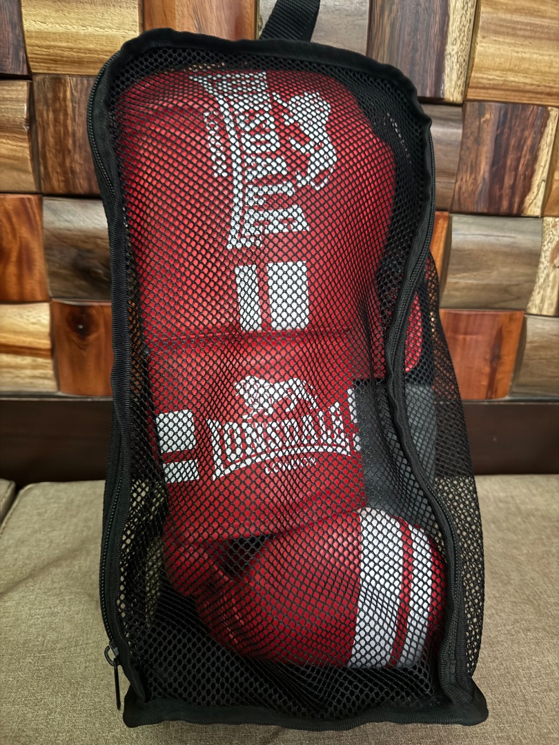 Lonsdale boxing gloves, Sports Equipment, Sports & Games, Combat Sports on Carousell