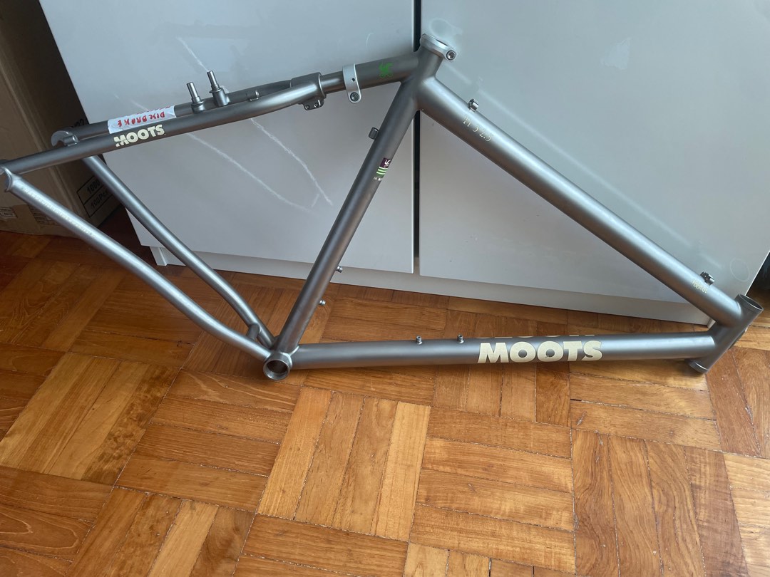 LAST PIECE Moots titanium YBBeat bicycle frame- M size, Sports ...