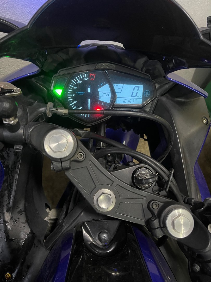 Yamaha R25 V1, Motorbikes on Carousell