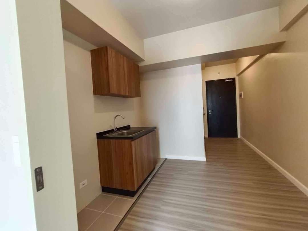Early Move in Makati Studio Condo for Sale Preselling near Mapua Don ...