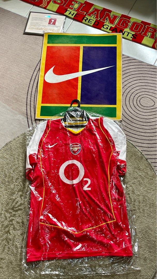 arsenal authentic jersi, Men's Fashion, Activewear on Carousell