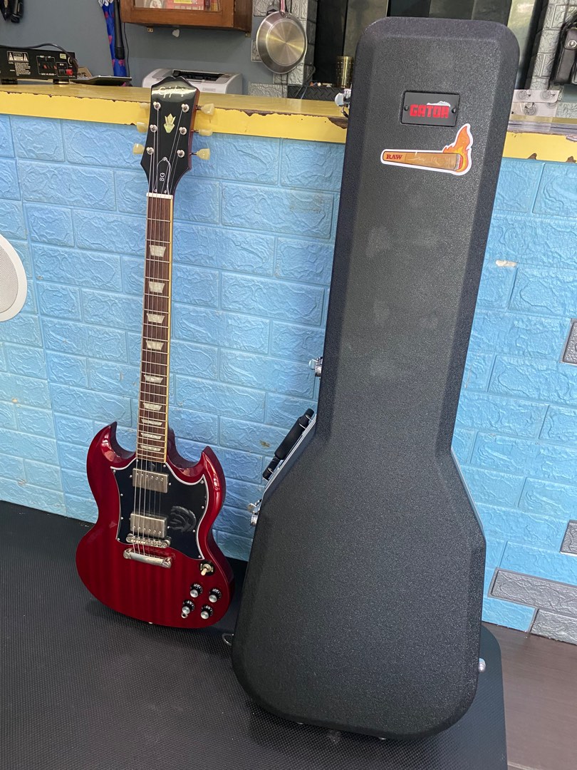 EPIPHONE SG STANDARD RED ELECTRIC GUITAR WITH GATOR CASE, Hobbies ...
