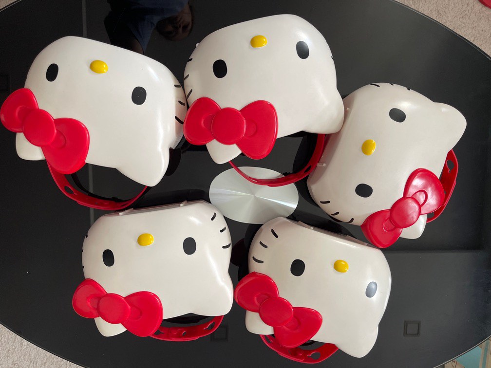 hello Kitty popcorn drinks holder bundle all for $30, Hobbies & Toys ...