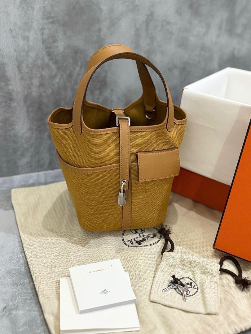 Hermes Pico 18 Cargo Sesame, Barang Mewah, Tas & Dompet di Carousell