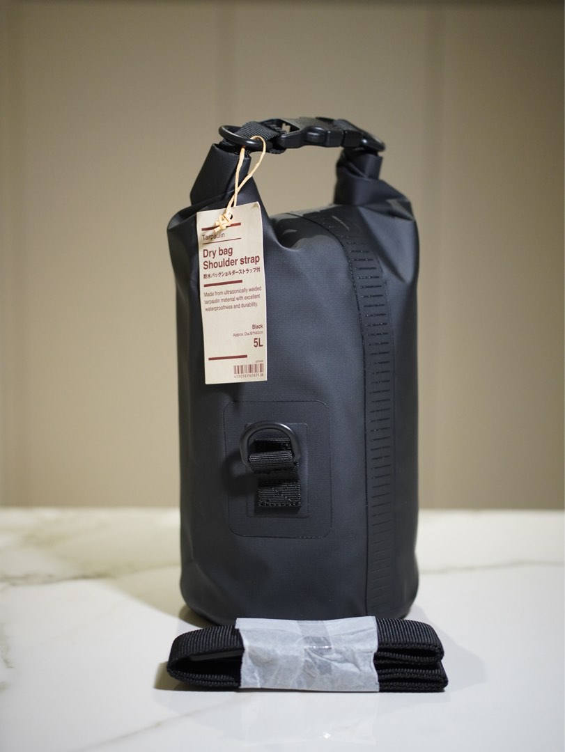 Muji Dry Bag Shoulder Bag 5L Original Unused, Sports Equipment, Sports ...