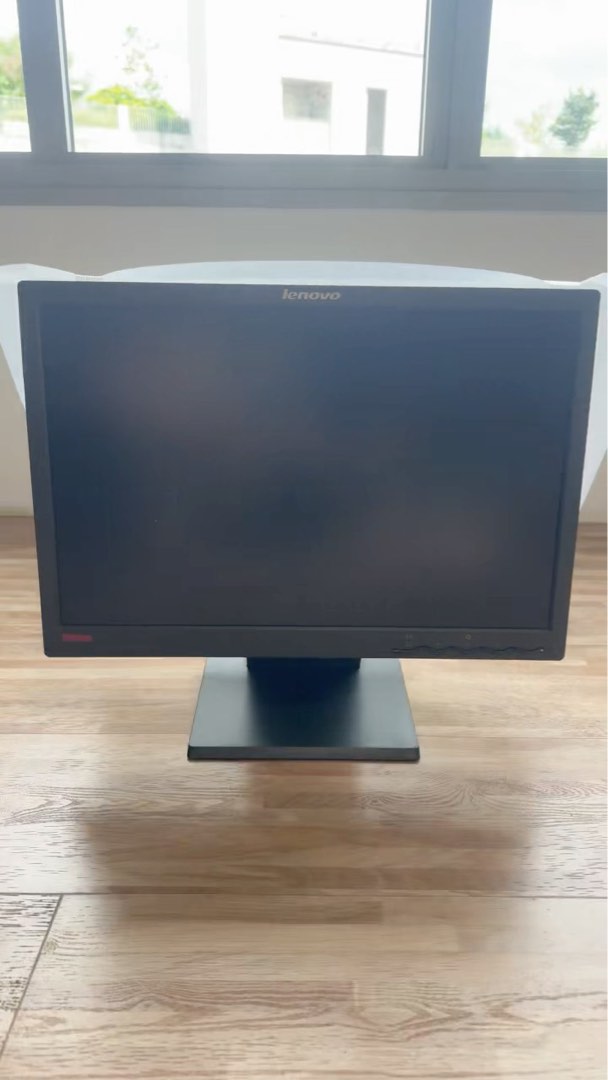 Lenovo ThinkVision 19 Inch Monitor, Computers & Tech, Parts ...