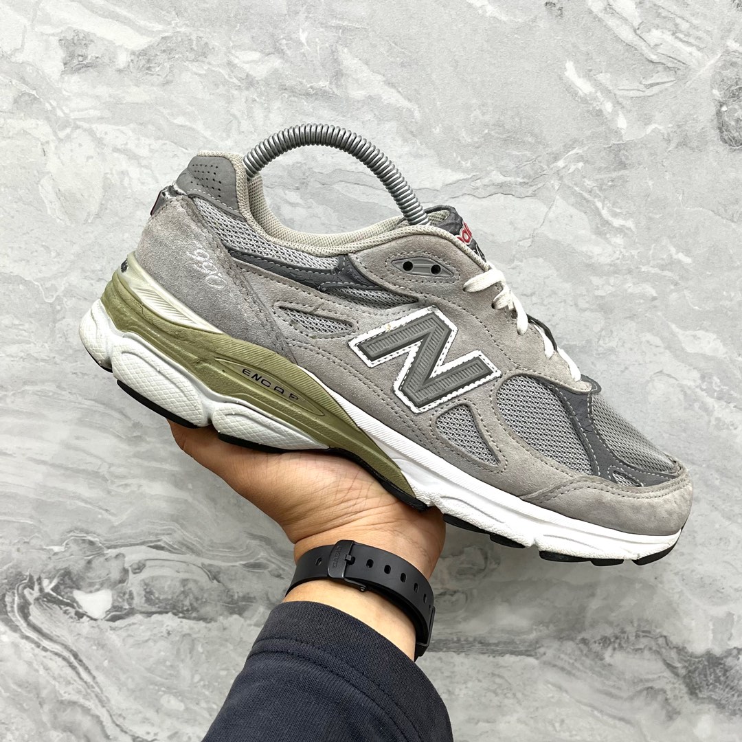 New Balance 990 Volume 3 MiUSA, Fesyen Pria, Sepatu , Sneakers di Carousell