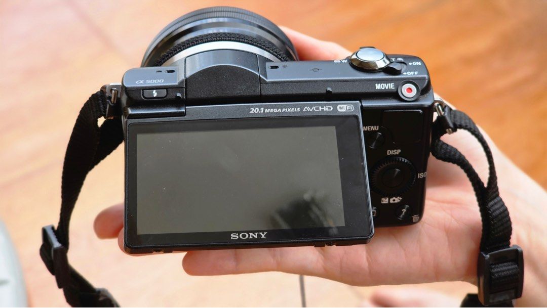 Camera Sony Alpha A5000, Fotografi di Carousell