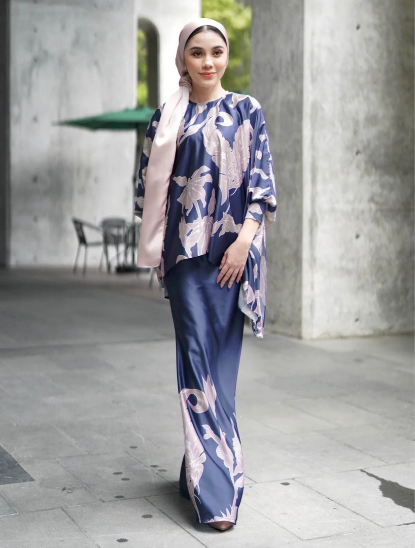 Cleo Kaftan - navy by Zefiks, Women's Fashion, Muslimah Fashion, Baju ...