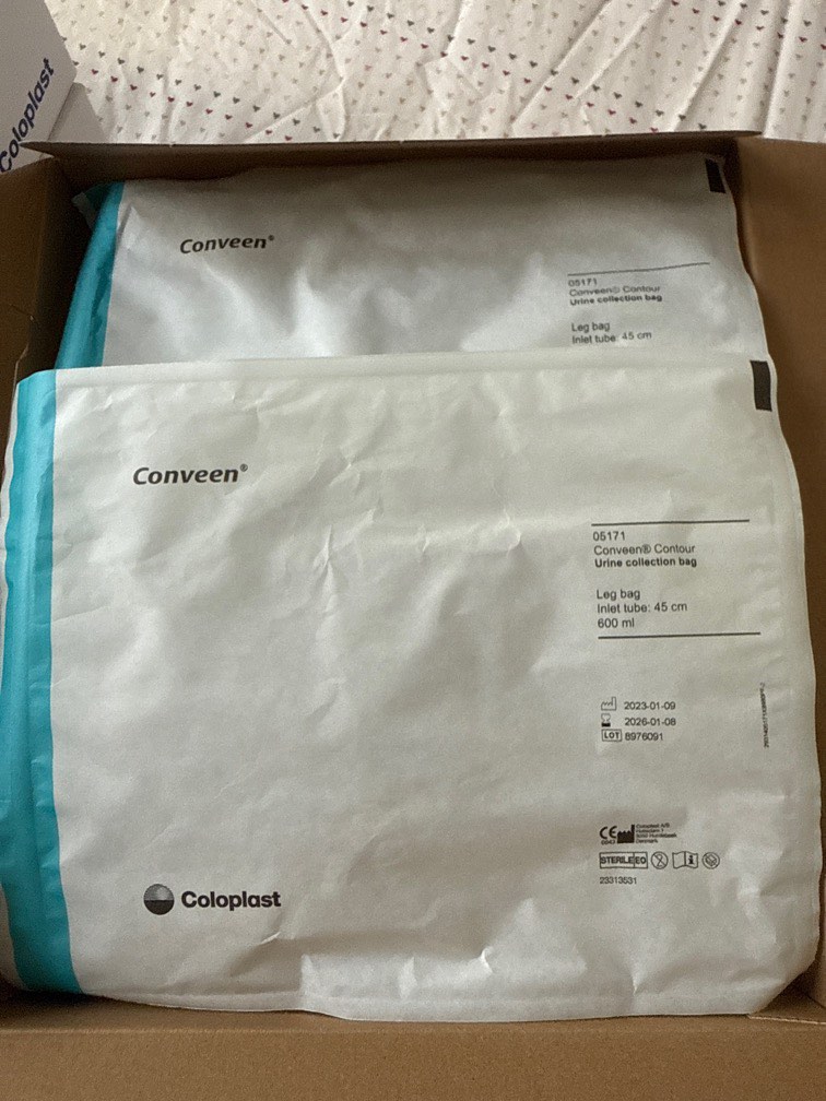 coloplast urine collection bag 600ml, Health & Nutrition, Medical ...