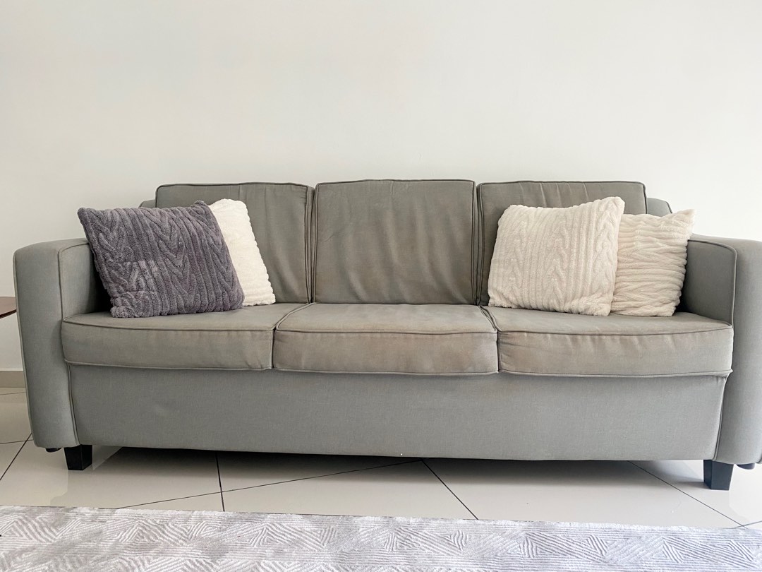 Grey 3 seater sofa - own pickup from unit at Kenwingston Cyberjaya ...