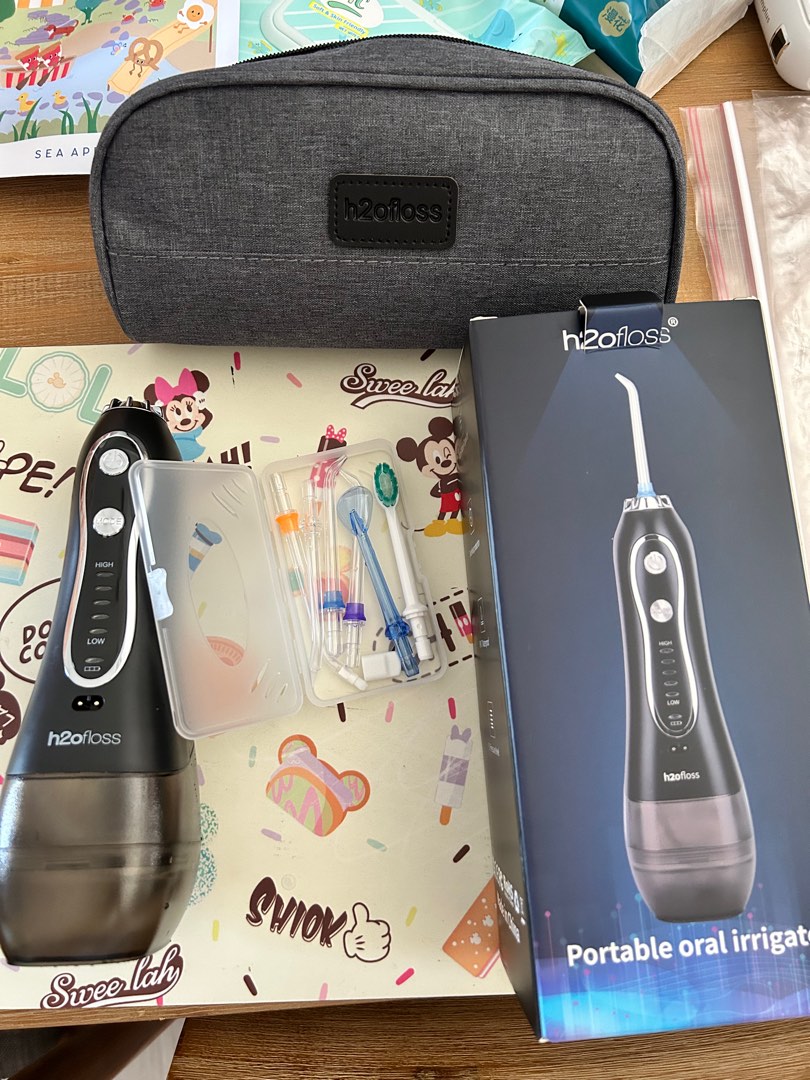 H20 floss water flosser, Beauty & Personal Care, Oral Care on Carousell