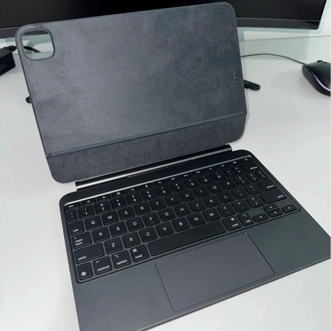 iPad Pro 11 inch Magic Keyboard use once !, Computers & Tech, Laptops ...