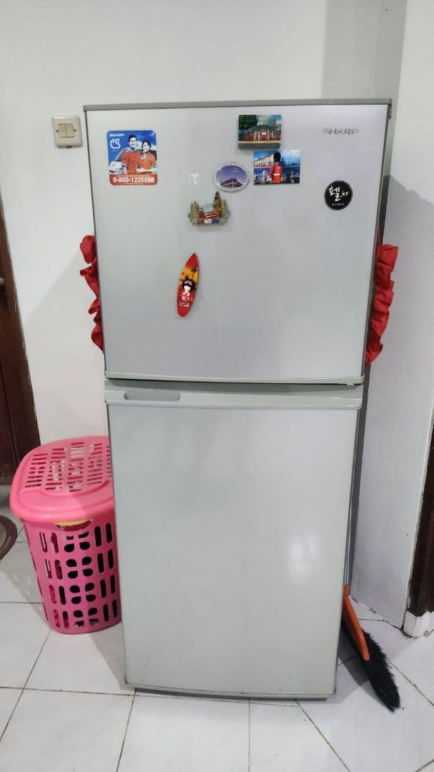 Kulkas 2 Pintu sharp, Elektronik, TV & Perlengkapan Hiburan di Carousell