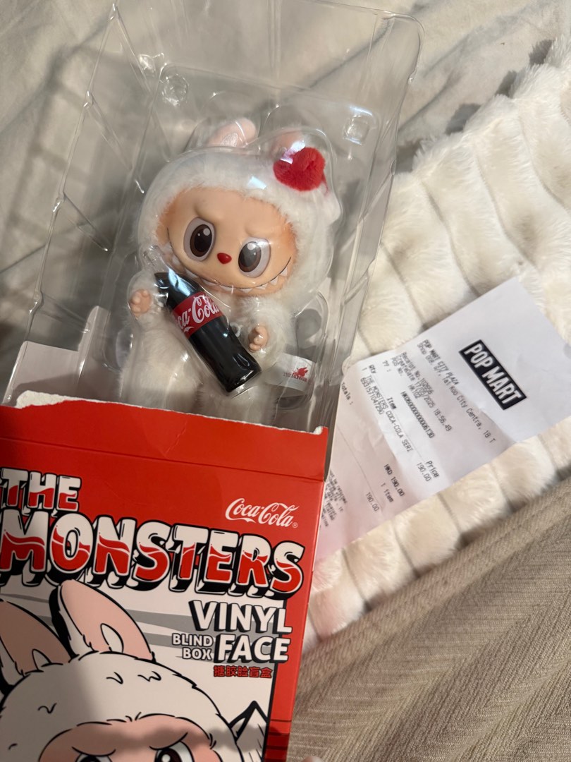 Labubu Coke Surprise Shake, 興趣及遊戲, 玩具 & 遊戲類 - Carousell