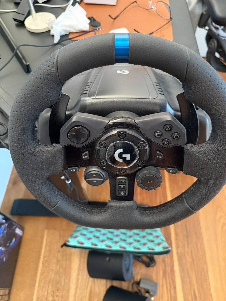 Logitech G923 Trueforce Racing Wheel and Pedals, Video Gaming, Gaming ...