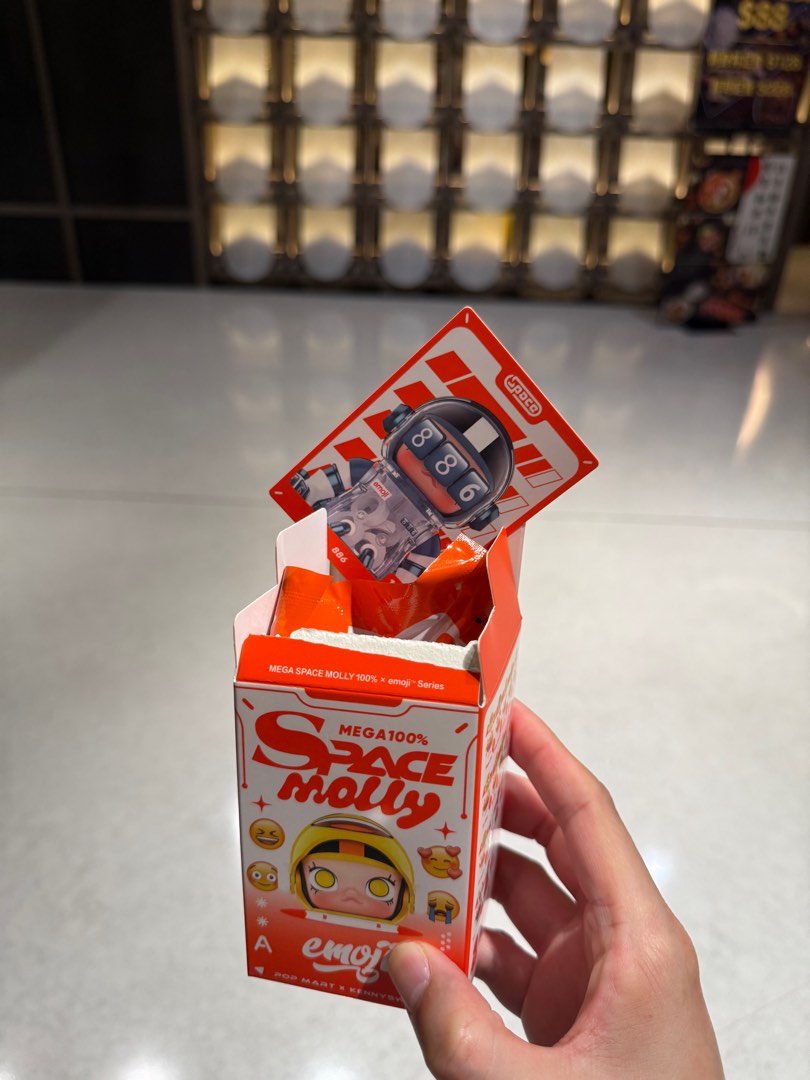Mega space molly Emoji (886), 興趣及遊戲, 玩具 & 遊戲類 - Carousell