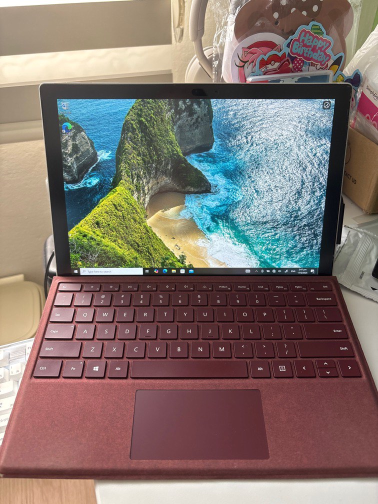 Microsoft Surface Pro Gen 5| Intel i5 | 8GB RAM | Windows 10 Pro ...