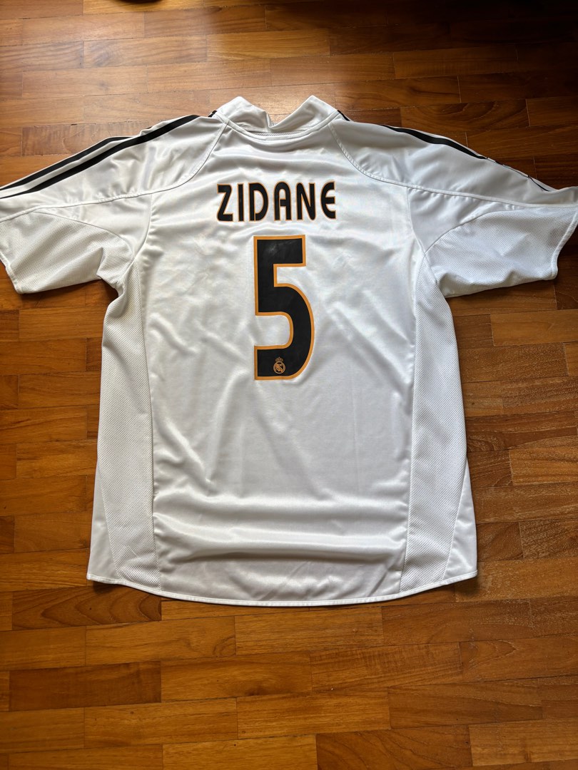 Real Madrid 04/05 Zidane Home Kit, Men's Fashion, Activewear on Carousell