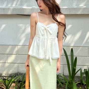 Shu Shi Chloe Top in White, Women's Fashion, Tops, Sleeveless on Carousell