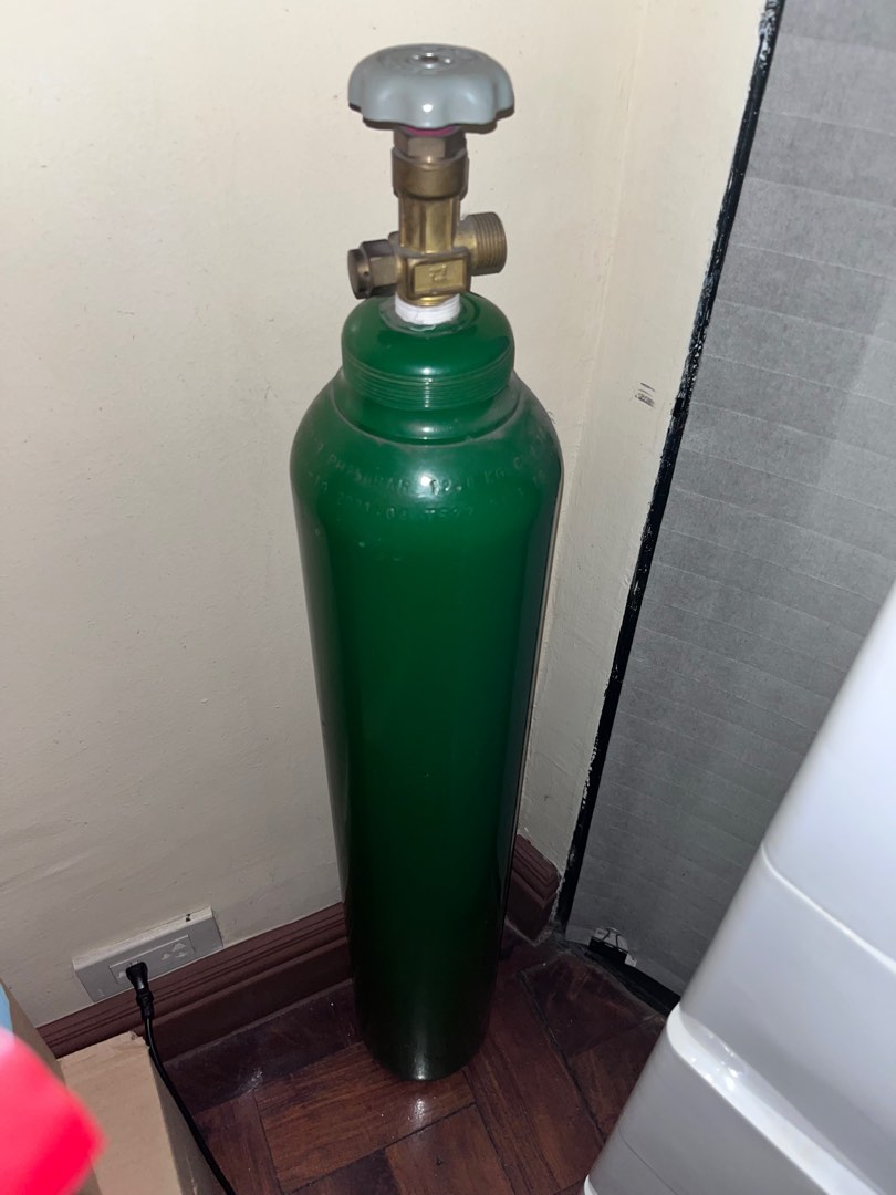 15lbs oxygen tank with content. Medical regulator. , Health & Nutrition ...