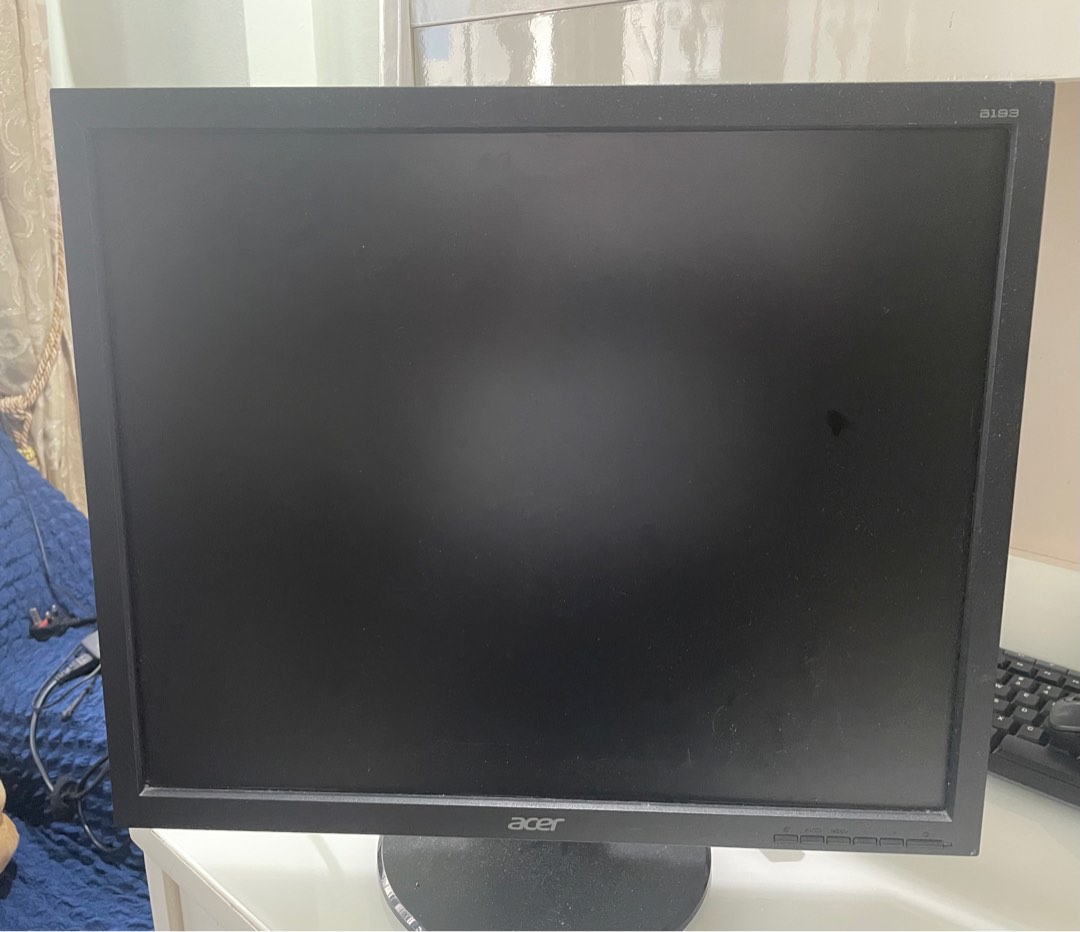 Acer 14 inch Monitor, Computers & Tech, Desktops on Carousell