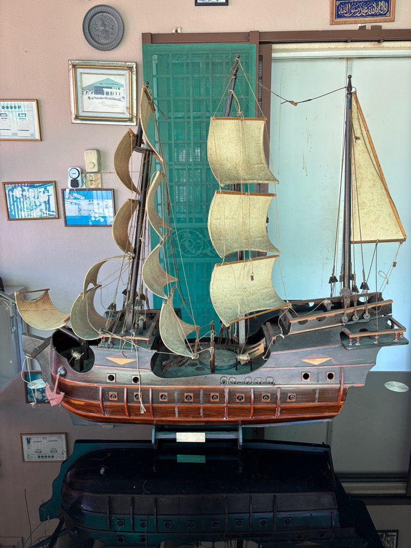 Christopher Columbus' Santa María Ship Model, Hobbies & Toys ...