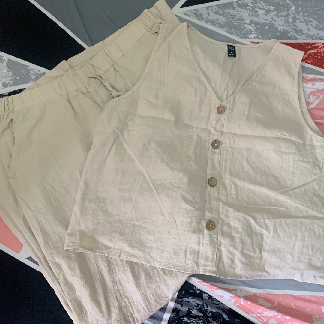 DAZZY vest coords, Women's Fashion, Dresses & Sets, Sets or Coordinates ...