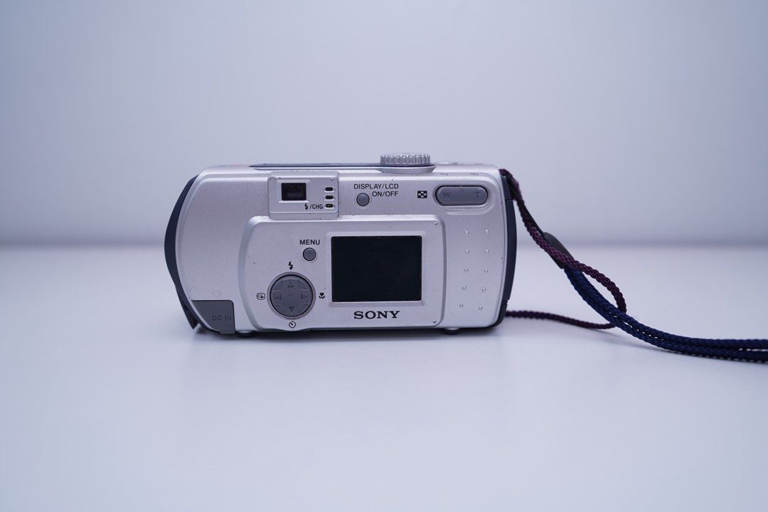 Digicam sony dsc p50, Fotografi di Carousell