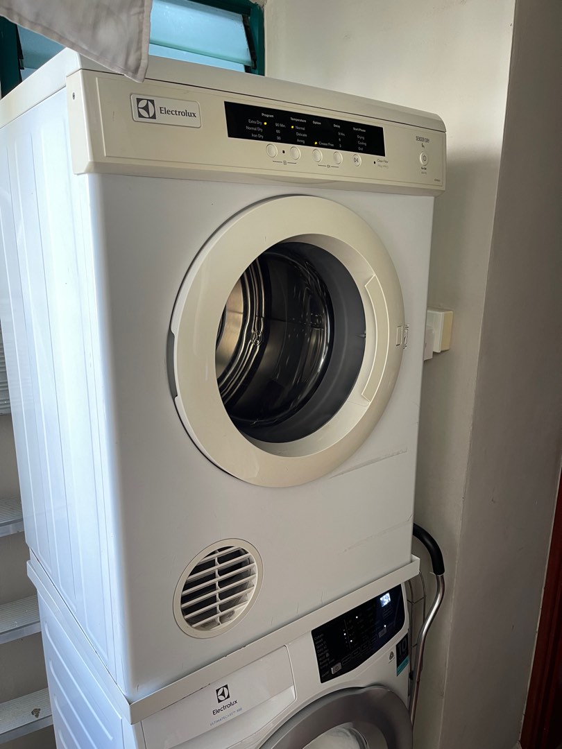 Electrolux clothes dryer, TV & Home Appliances, Washing Machines and ...