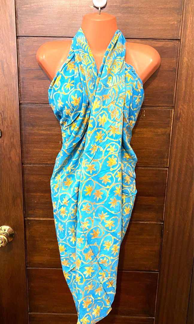 Gold Flowers Sarong, Women's Fashion, Watches & Accessories, Scarves on ...