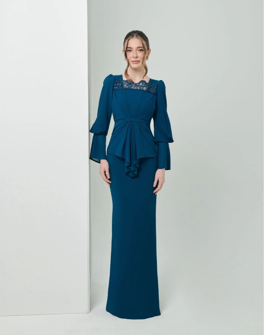 hattie luxe teal blue by qizar (sewa), Women's Fashion, Muslimah ...