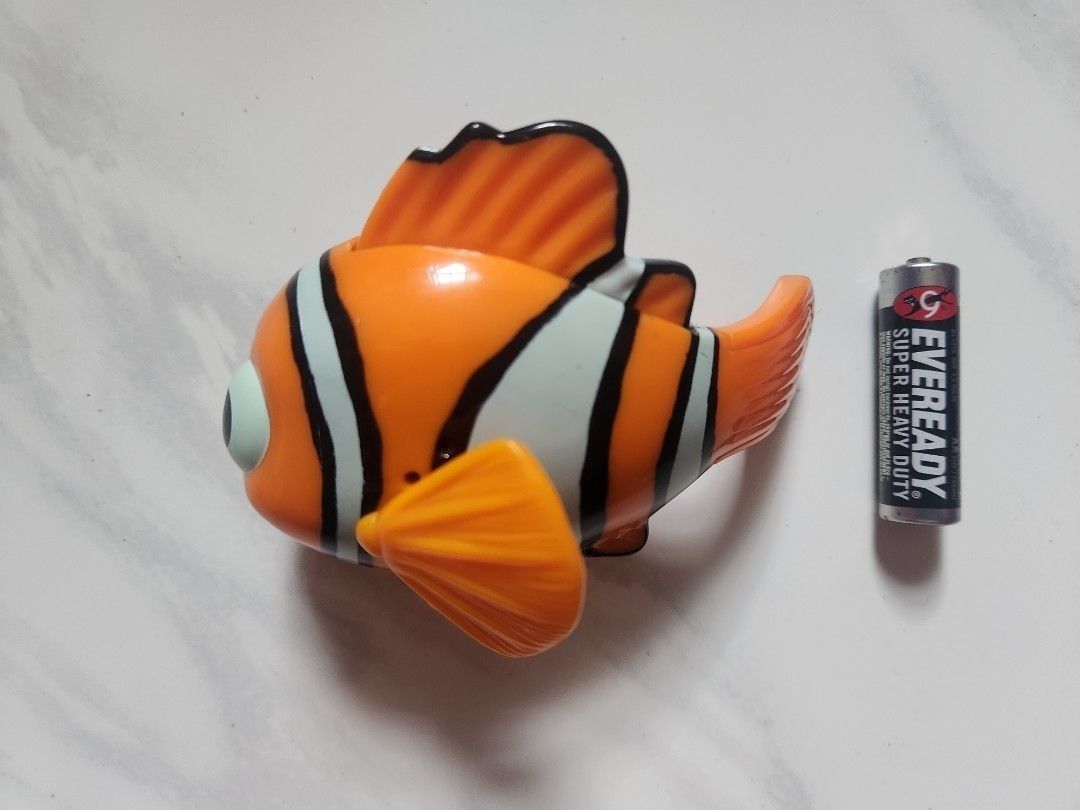 McDonalds Finding Nemo , Nemo , Marlin , Gill , Bloat , Squirt ...