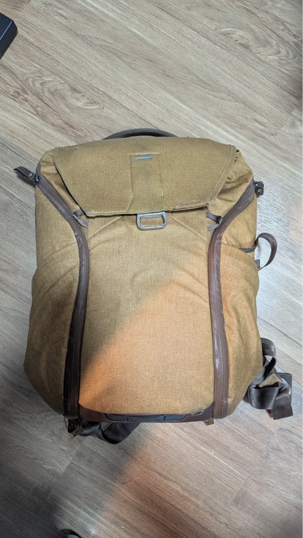20l PEAK backpack V1 original, Men's Fashion, Bags, Backpacks on Carousell