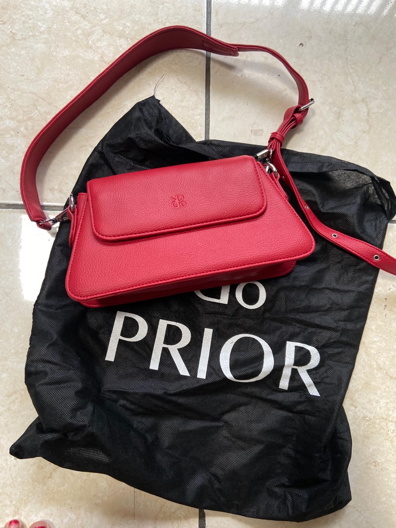 prior bag warna merah (red), Barang Mewah, Tas & Dompet di Carousell