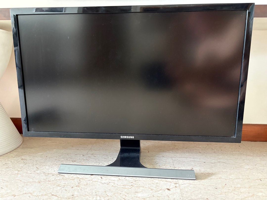 Samsung UHD 28 inch monitor, Computers & Tech, Parts & Accessories ...