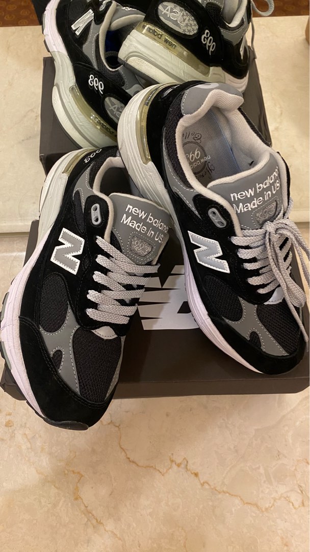 Sepatu New Balance 993 USA, Fesyen Pria, Sepatu , Sneakers di Carousell