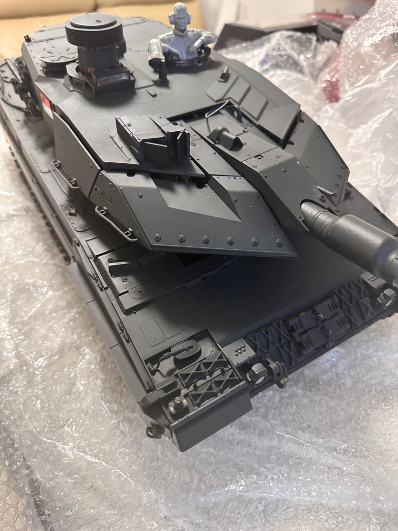 tamiya 1/16 leopard 2a6 rc battle tank, Hobbies & Toys, Toys & Games on ...
