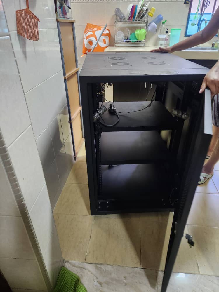 18U server rack, Computers & Tech, Parts & Accessories, Other ...