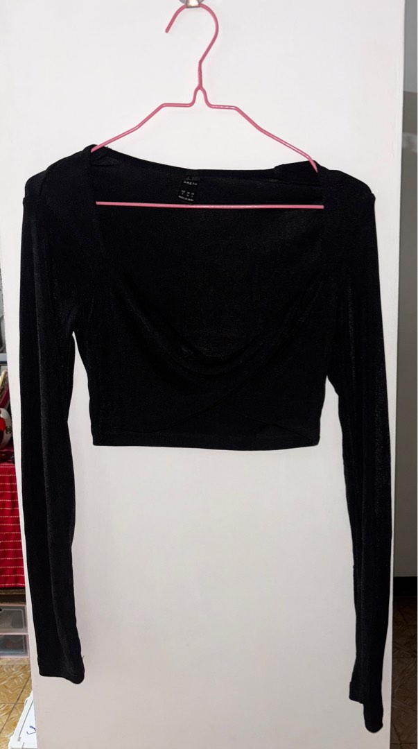 black party top, Women's Fashion, Tops, Longsleeves on Carousell